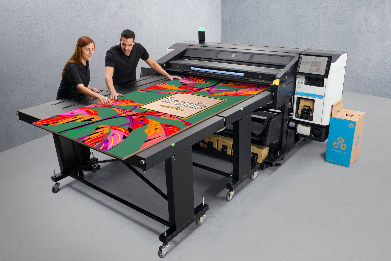 HP confirms first UK showing of HP Latex R530 – The Print Show